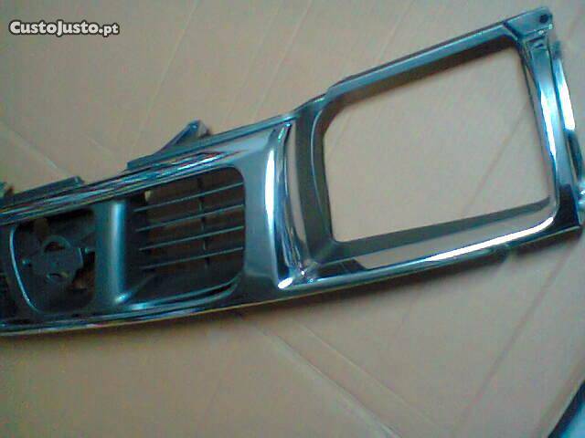 Carroçaria: Grelha Cromada Nissan Pickup D22 62310-2S400 62312-3S800 - JAFC